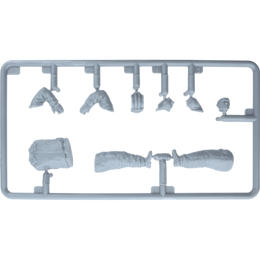 MiniArt 1:35 Soviet Tank Crew 1970-1980s. Winter Uniform #37063 - De Heilige Koe Deventer